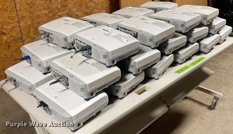 (30) Epson projectors in Hutchinson, KS | Item MY9156 sold | Purple Wave