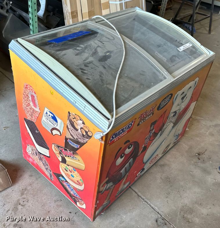 Caravell freezer in Larned, KS | Item NY9113 sold | Purple Wave