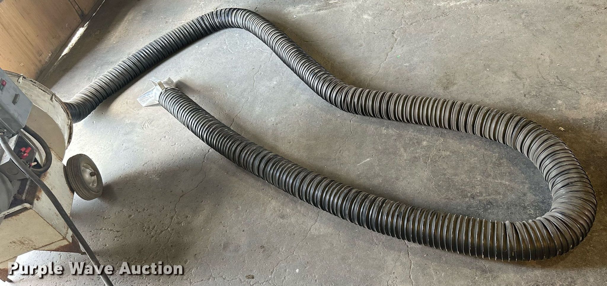 Dun-rite whirlwind vacuum in Hays, KS | Item KL9020 sold | Purple Wave