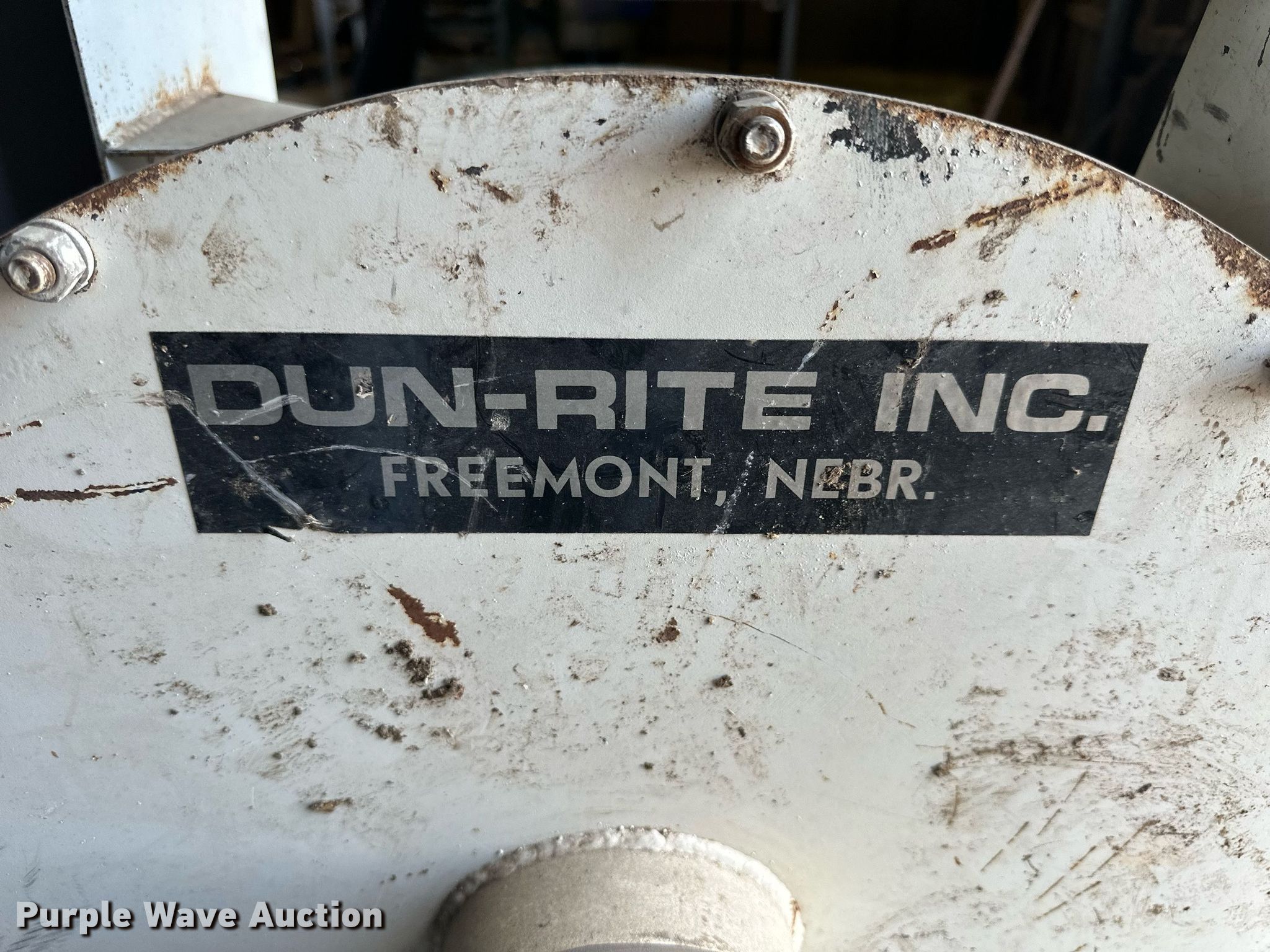 Dun-rite whirlwind vacuum in Hays, KS | Item KL9020 sold | Purple Wave