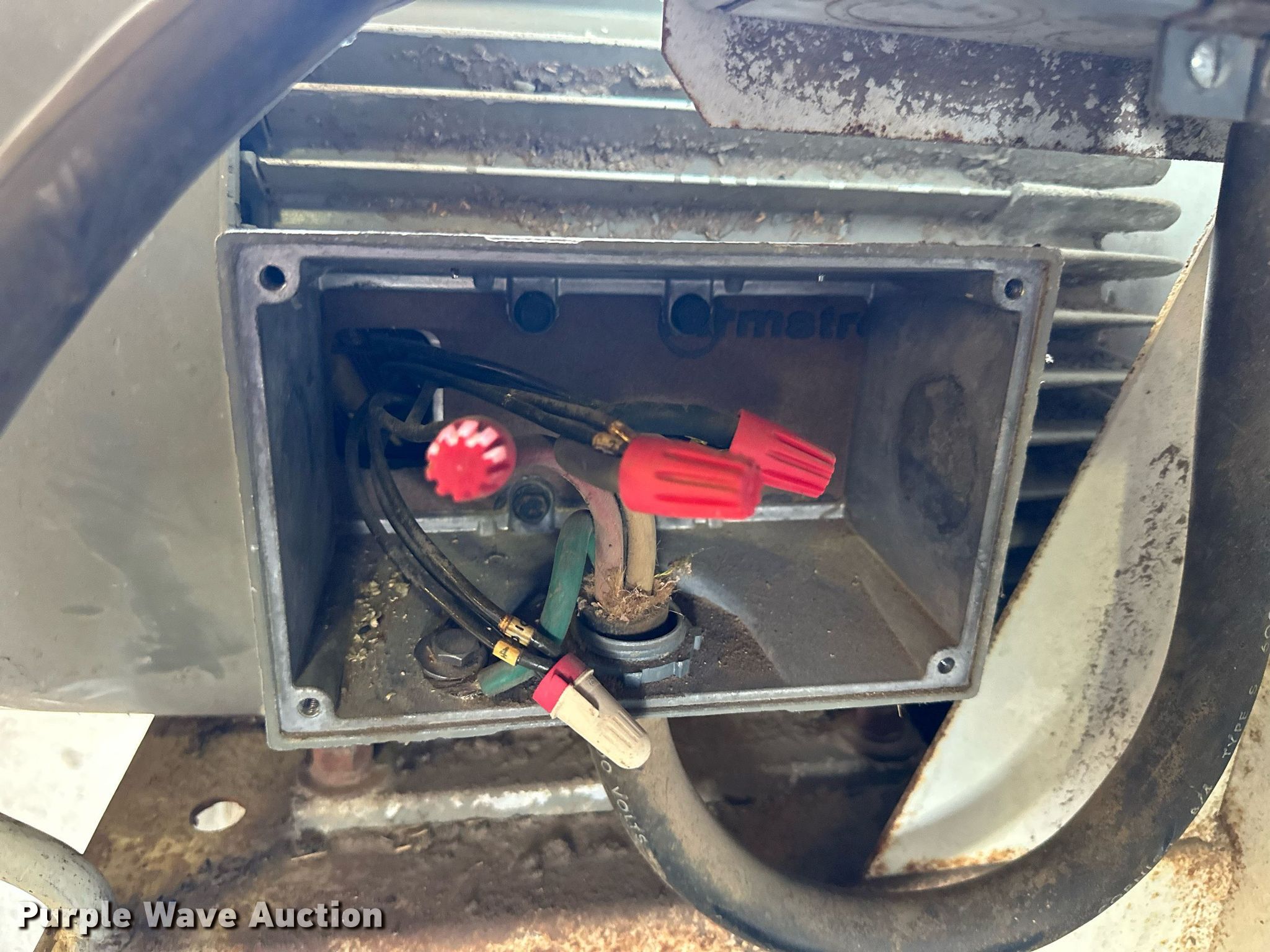 Dun-rite whirlwind vacuum in Hays, KS | Item KL9020 sold | Purple Wave