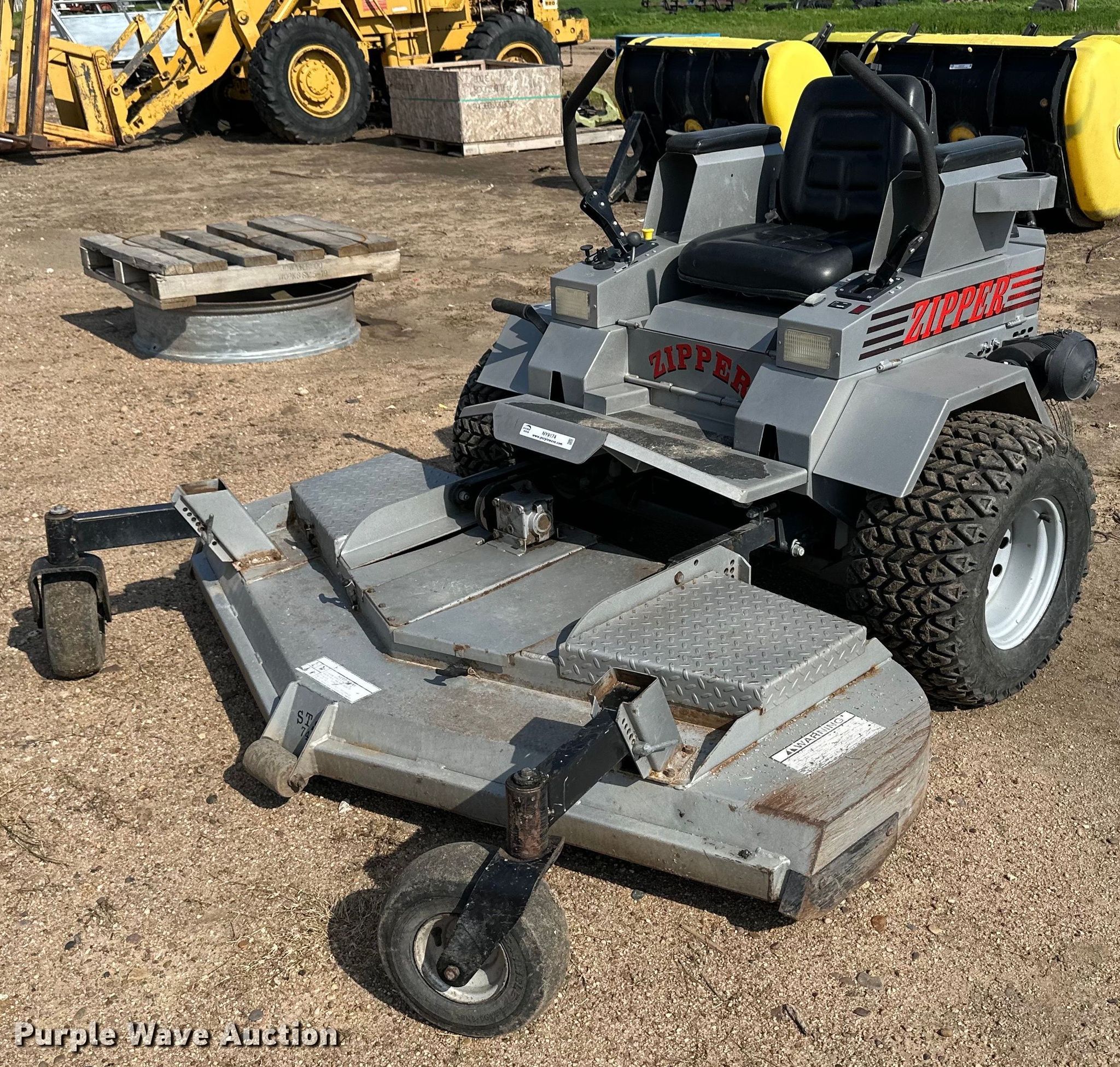 Zipper STS-33 ZTR lawn mower in Sublette, KS | Item NY9174 sold ...