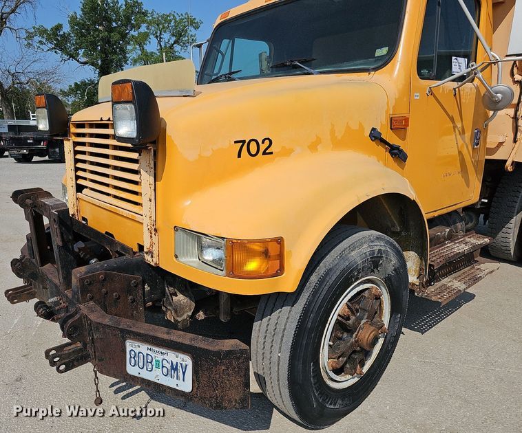 1993 International 4900 dump truck in Saint Joseph, MO | Item DS6334 ...