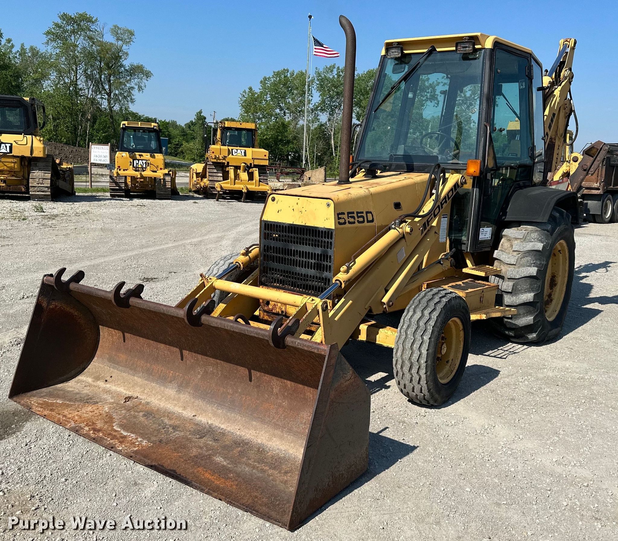 Ford 555D backhoe in Saint Joseph, MO | Item DO5025 for sale | Purple Wave