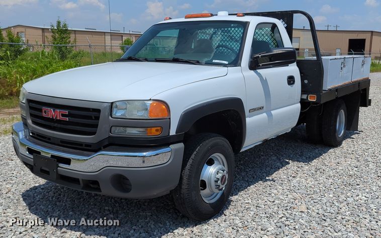 2006 GMC Sierra 3500 flatbed pickup truck in Oklahoma City, OK | Item ...