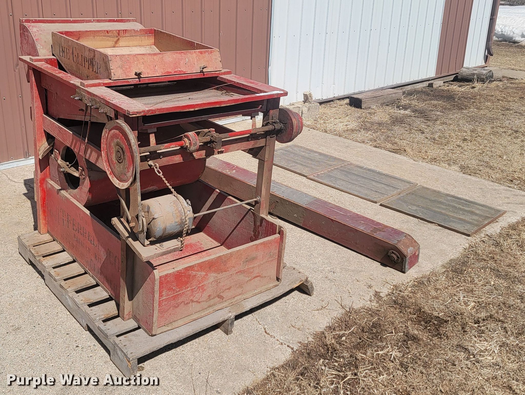 A.T. Ferrell & Co. The Clipper grain cleaner in George, IA | Item ...