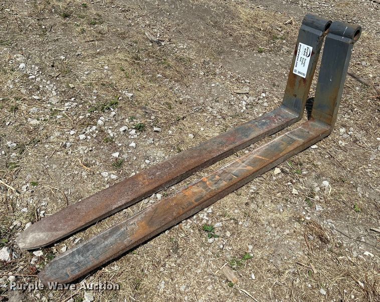 72" L forks in Mount Pleasant, IA | Item DR4703 sold | Purple Wave