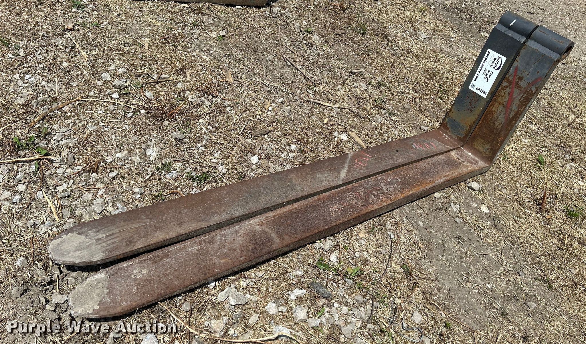 72" L forks in Mount Pleasant, IA | Item DR4704 sold | Purple Wave