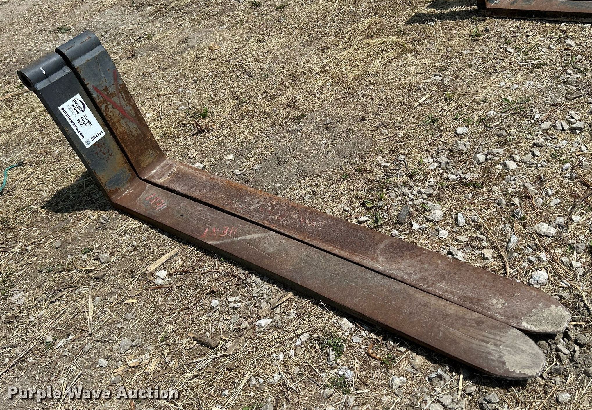 72" L forks in Mount Pleasant, IA | Item DR4704 sold | Purple Wave