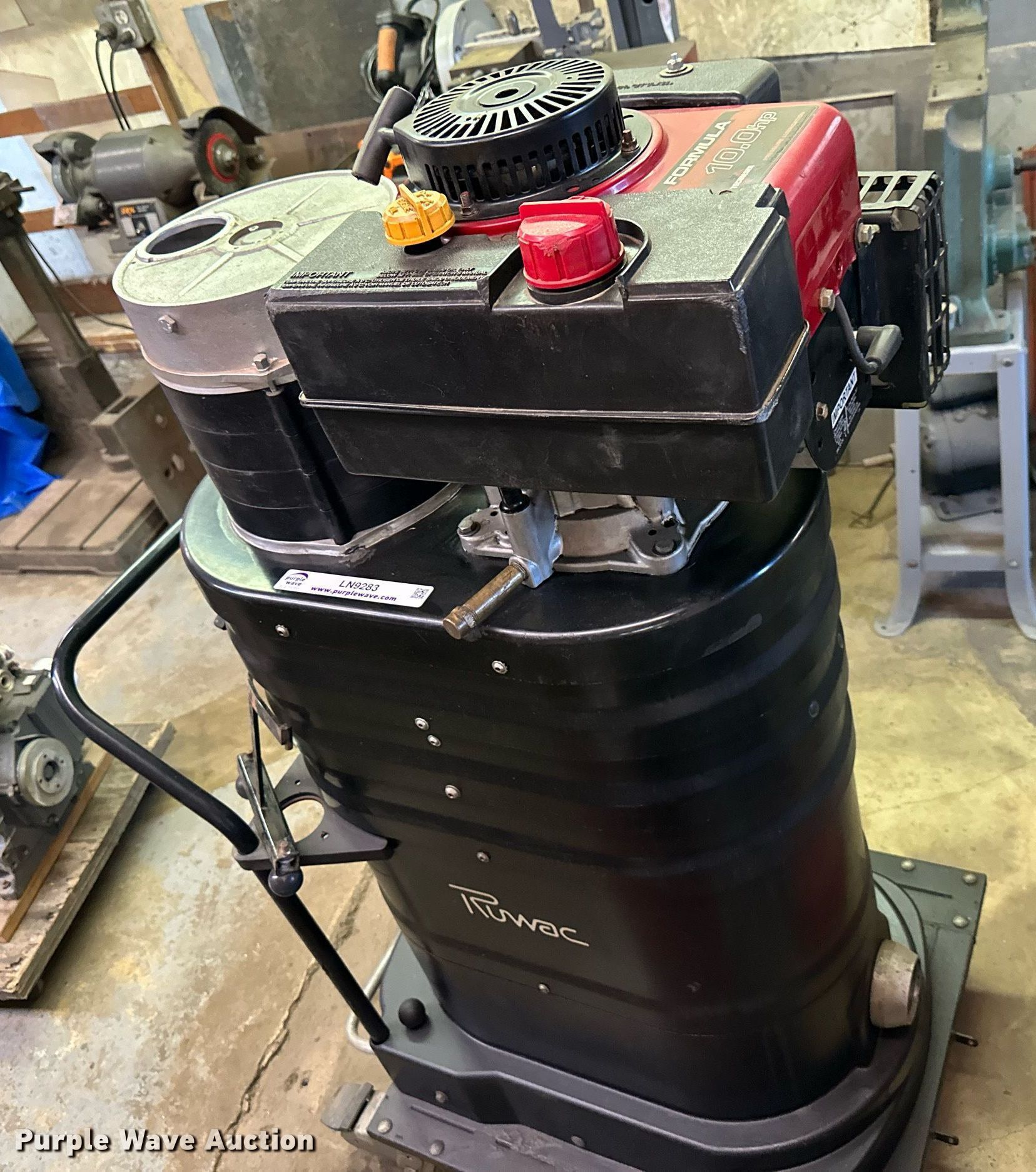 Ruwac DS1 Gas Vac vacuum in Atchison, KS | Item LN9283 sold | Purple Wave