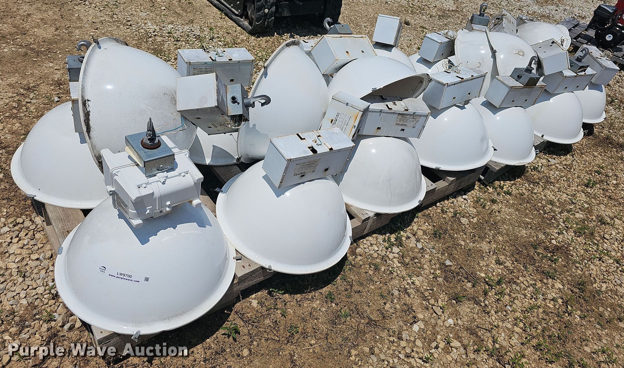 (15) Genlyte Thomas light fixtures in Marshfield, MO | Item LW9700 sold ...