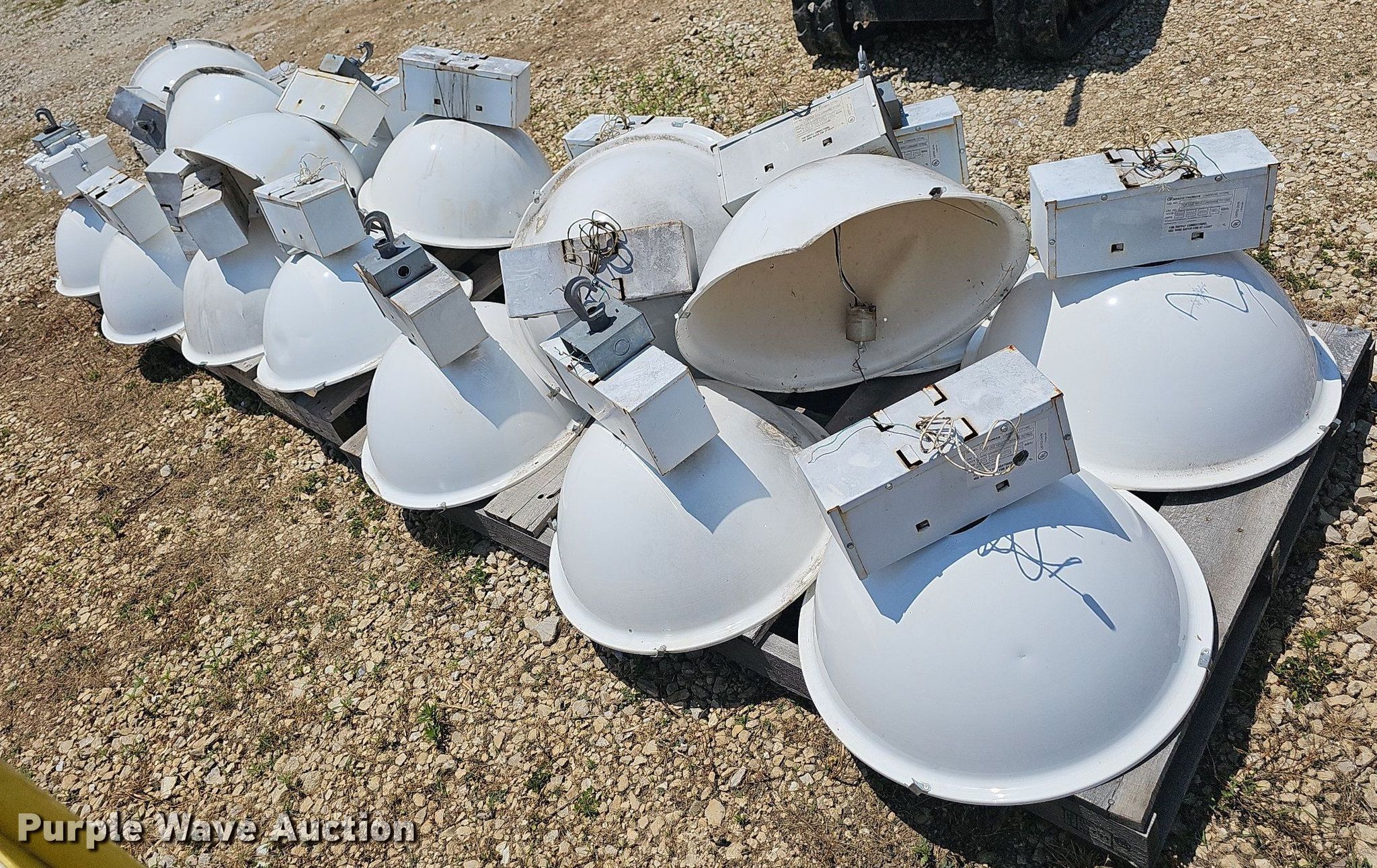 (15) Genlyte Thomas light fixtures in Marshfield, MO | Item LW9700 sold ...