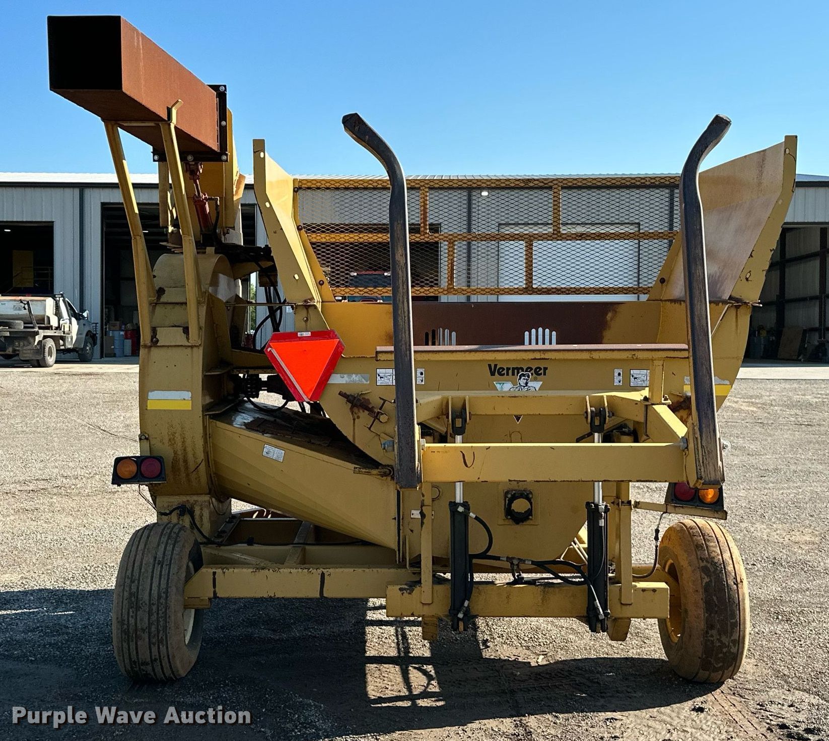1999 Vermeer Top Gun bale processor in Adair, OK | Item MB9701 sold ...