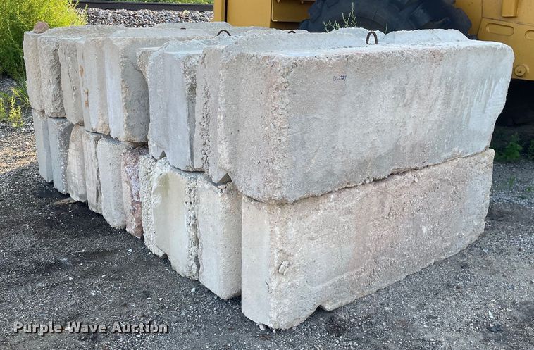 (30) bunker blocks in ZION, IL | Item DL3953 sold | Purple Wave
