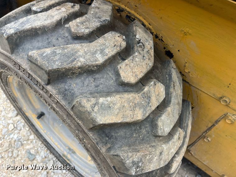 1996 New Holland L255 skid steer loader in Keokuk, IA | Item MG9349 ...