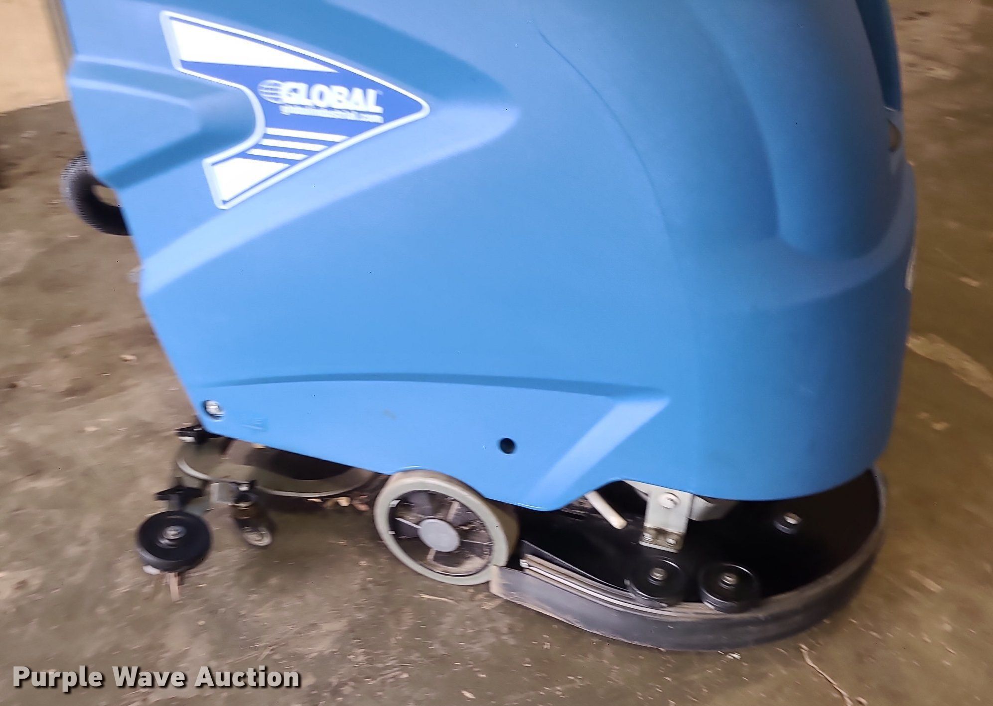 Global 261990 floor scrubber in Blue Springs, MO | Item MG9539 sold ...