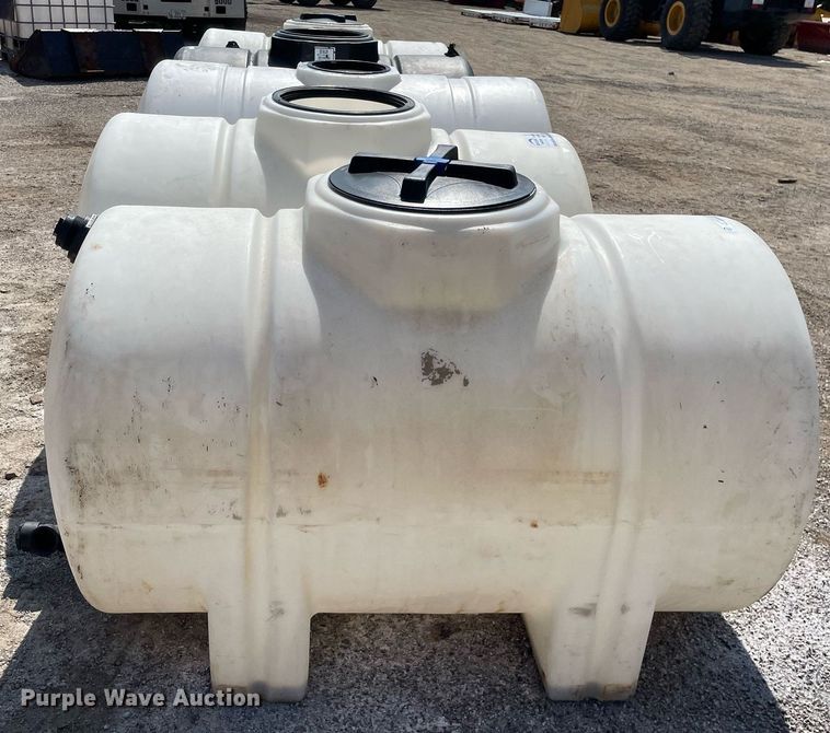 (5) 325 gallon poly tanks in Elgin, IL | Item DL3894 for sale | Purple Wave