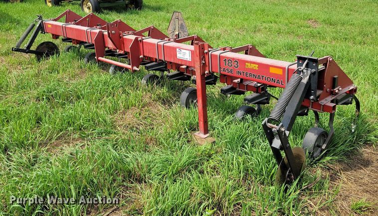 Case International 183 row crop cultivator in Winterset, IA | Item DN4036 sold | Purple Wave