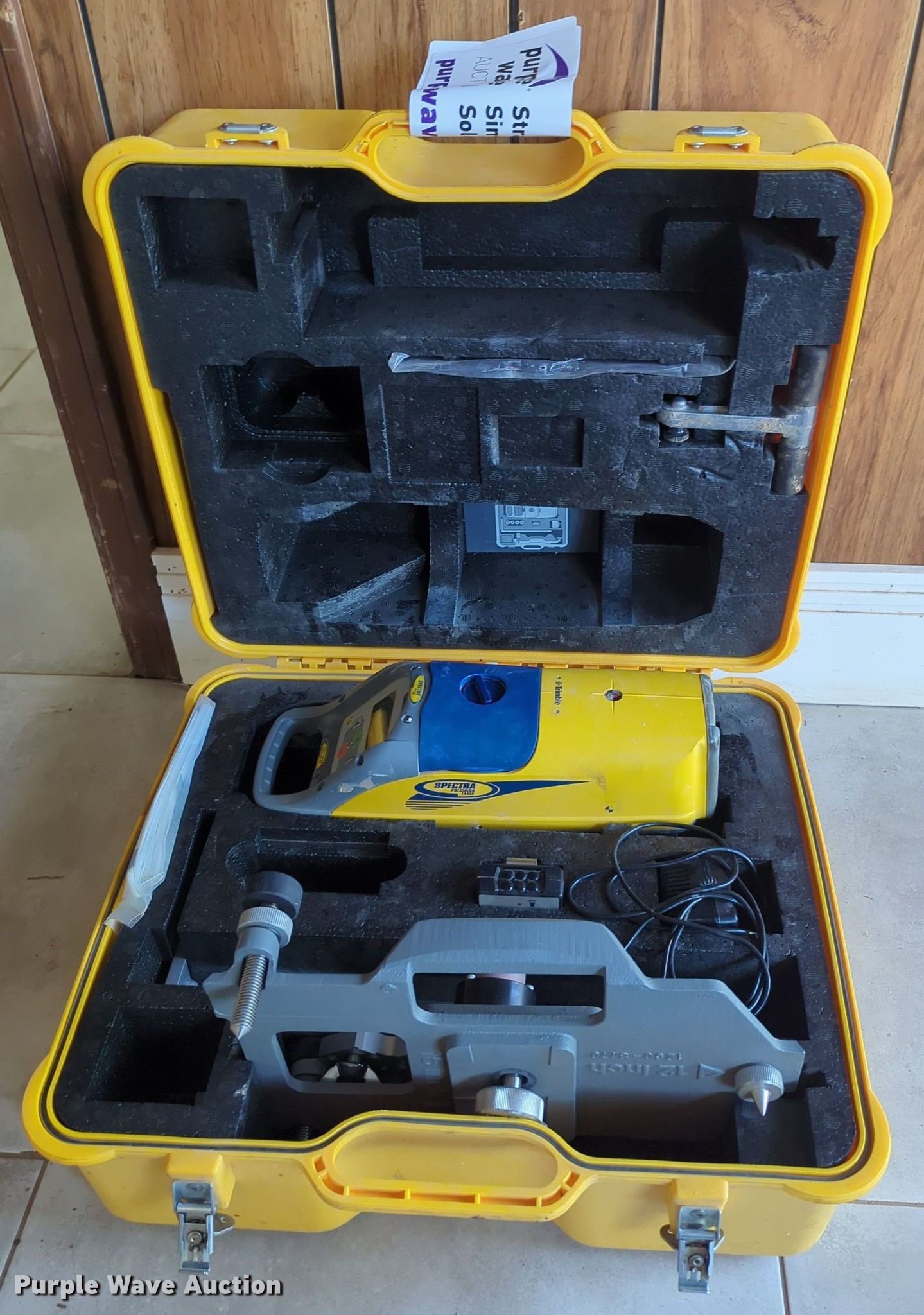 Spectra DG511 laser in Oklahoma City, OK | Item DR6989 sold | Purple Wave