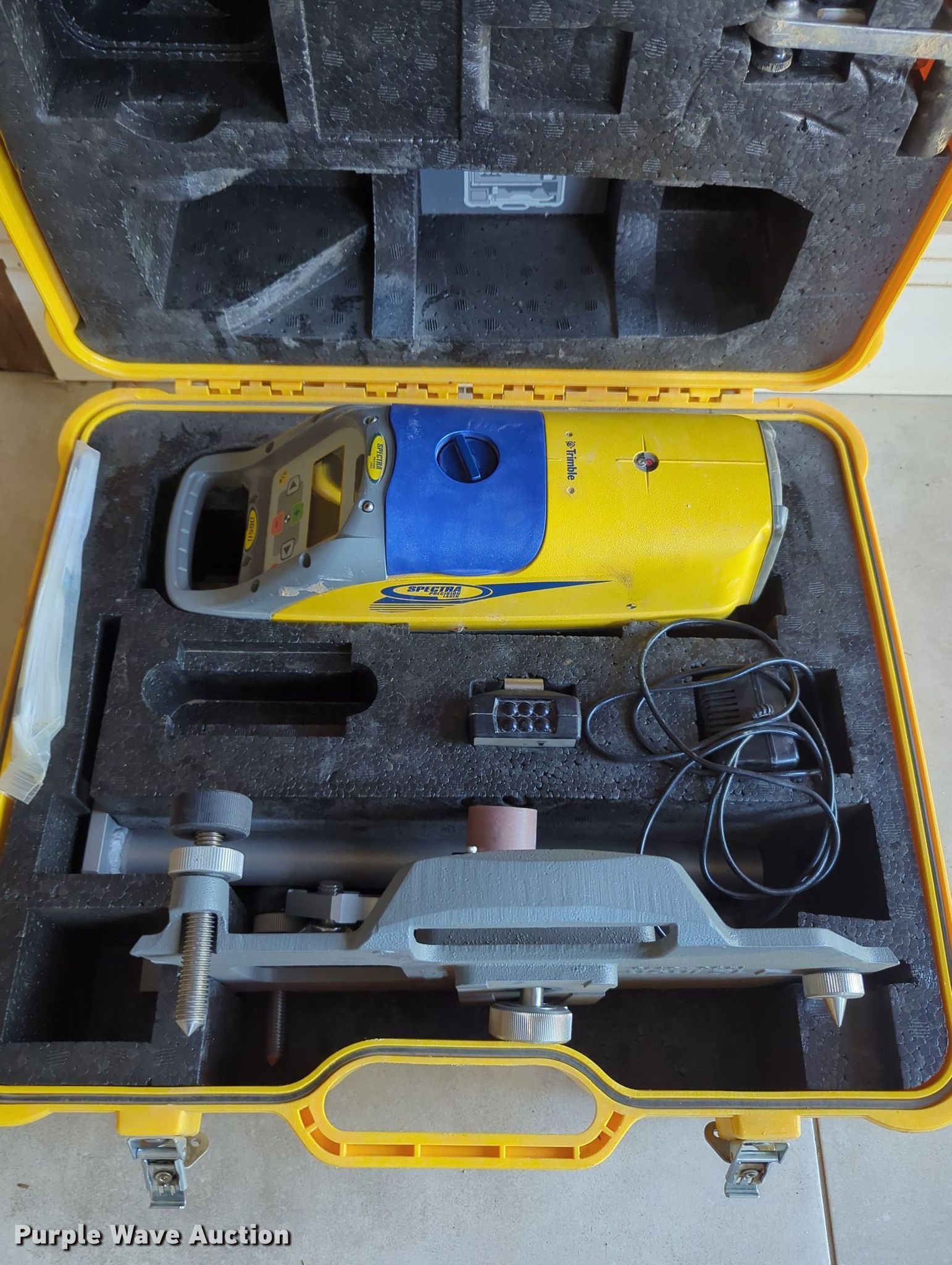 Spectra DG511 laser in Oklahoma City, OK | Item DR6989 sold | Purple Wave