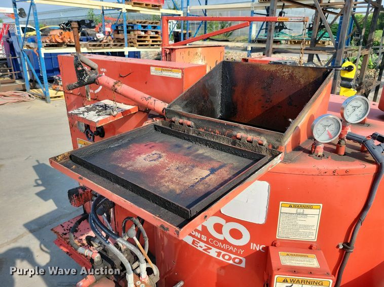 2009 Crafco EZ Pour 100 D pothole patcher in Des Moines, IA | Item DN4069 sold | Purple Wave