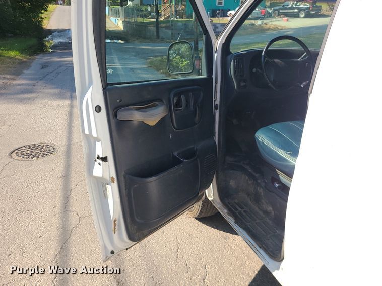 1997 Chevrolet Express 3500 van in Kansas City, MO | Item MJ9352 sold ...