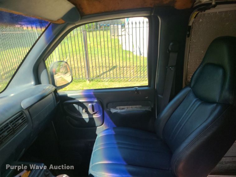 1997 Chevrolet Express 3500 van in Kansas City, MO | Item MJ9352 sold ...