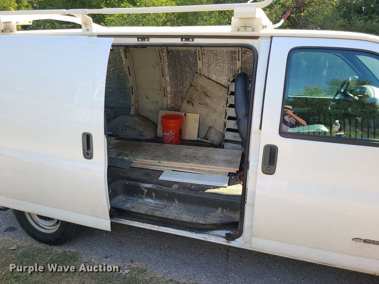 1997 Chevrolet Express 3500 van in Kansas City, MO | Item MJ9352 sold ...