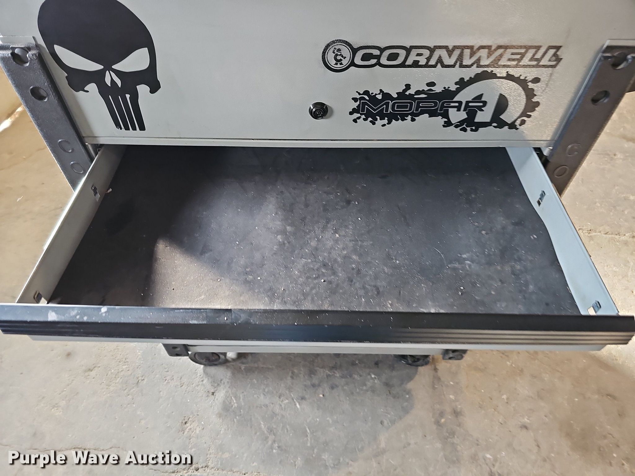 Cornwell toolbox in Cedar Creek, NE | Item DQ0328 sold | Purple Wave