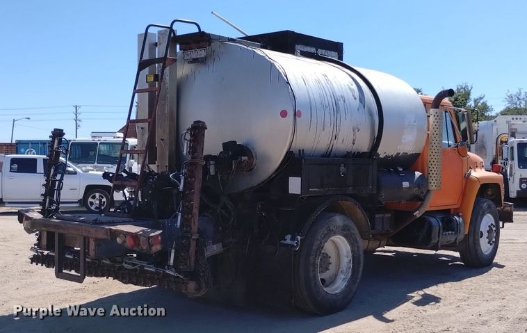 1987 International 1954 oil distributor truck in Lamar, CO | Item ...