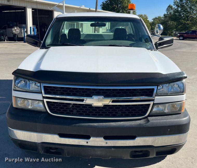 2007 Chevrolet Silverado 3500 utility bed pickup truck in Kirksville ...
