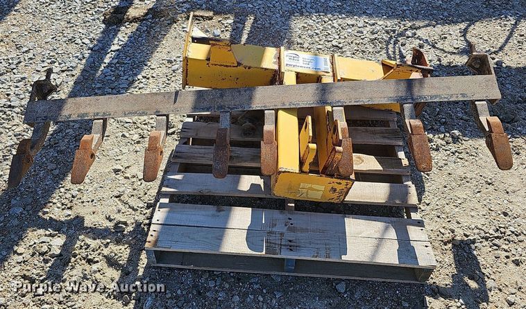 Motor grader attachments in Blair, NE | Item DS5645 for sale | Purple Wave