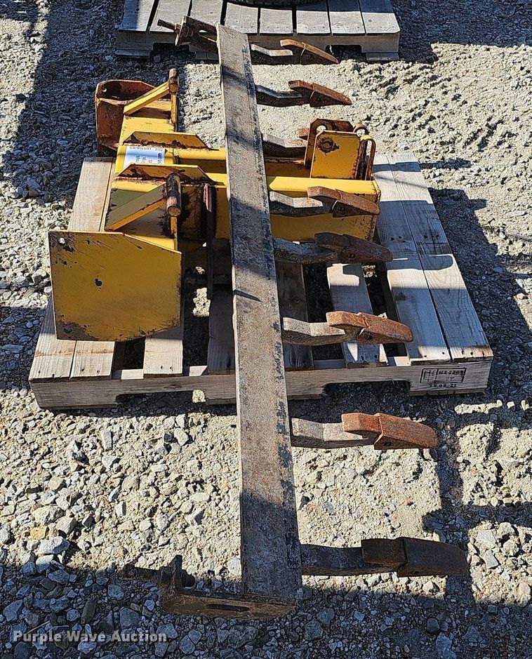 Motor grader attachments in Blair, NE | Item DS5645 for sale | Purple Wave