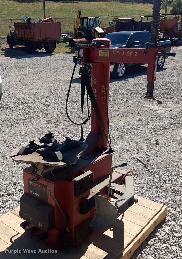 Bosch TC326S tire changing machine in Winfield, KS | Item KD9241 sold ...