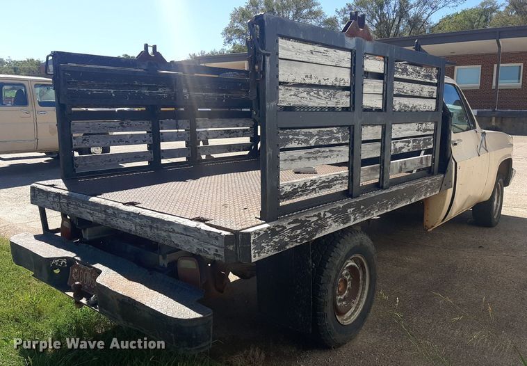 1981 Chevrolet Custom Deluxe 20 flatbed pickup truck in Winfield, KS ...