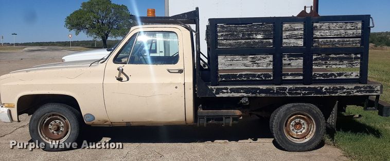 1981 Chevrolet Custom Deluxe 20 flatbed pickup truck in Winfield, KS ...