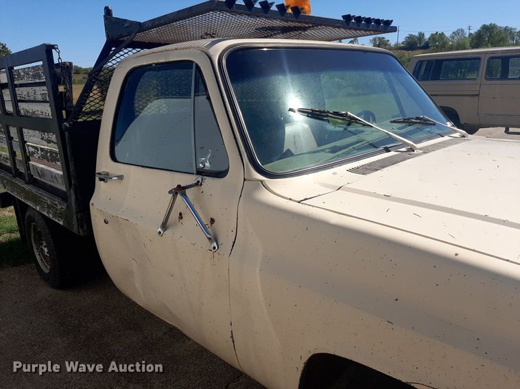 1981 Chevrolet Custom Deluxe 20 flatbed pickup truck in Winfield, KS ...