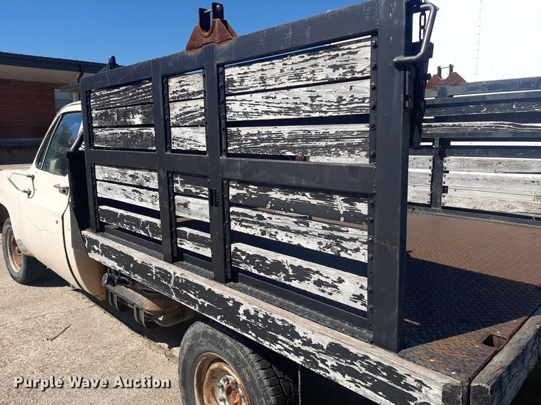 1981 Chevrolet Custom Deluxe 20 flatbed pickup truck in Winfield, KS ...