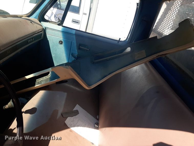 1981 Chevrolet Custom Deluxe 20 flatbed pickup truck in Winfield, KS ...