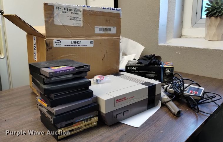 1985 Nintendo NES-001 gaming system in Lamar, CO | Item LN9824 sold ...