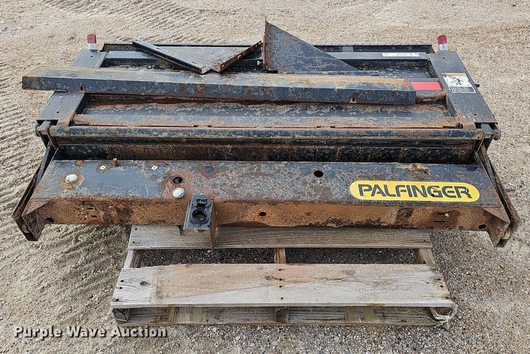 Eagle Lift Palfinger E38-60 end gate lift in Blair, NE | Item MH9449 ...