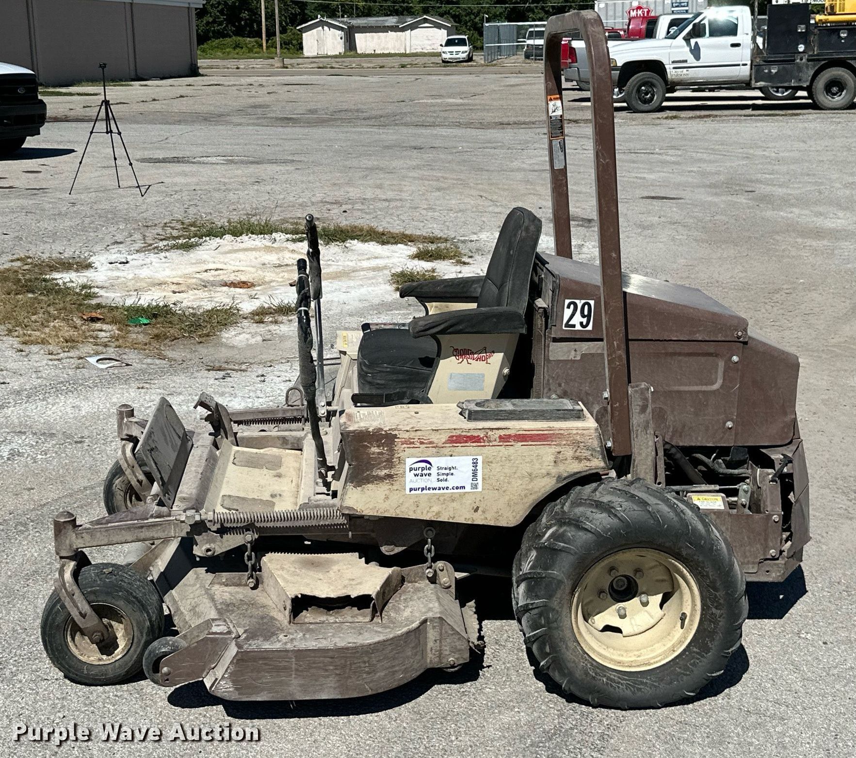 2005 Grasshopper 428D ZTR lawn mower in Parsons, KS | Item DM6483 sold ...