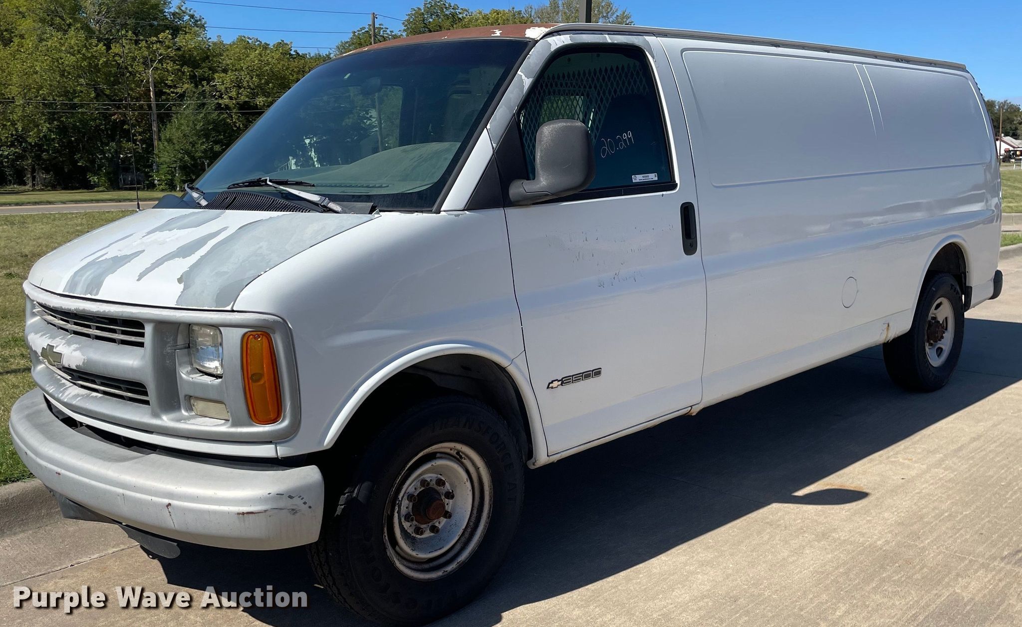2000 Chevrolet Express 3500 van in Wichita, KS | Item NX9863 for sale ...