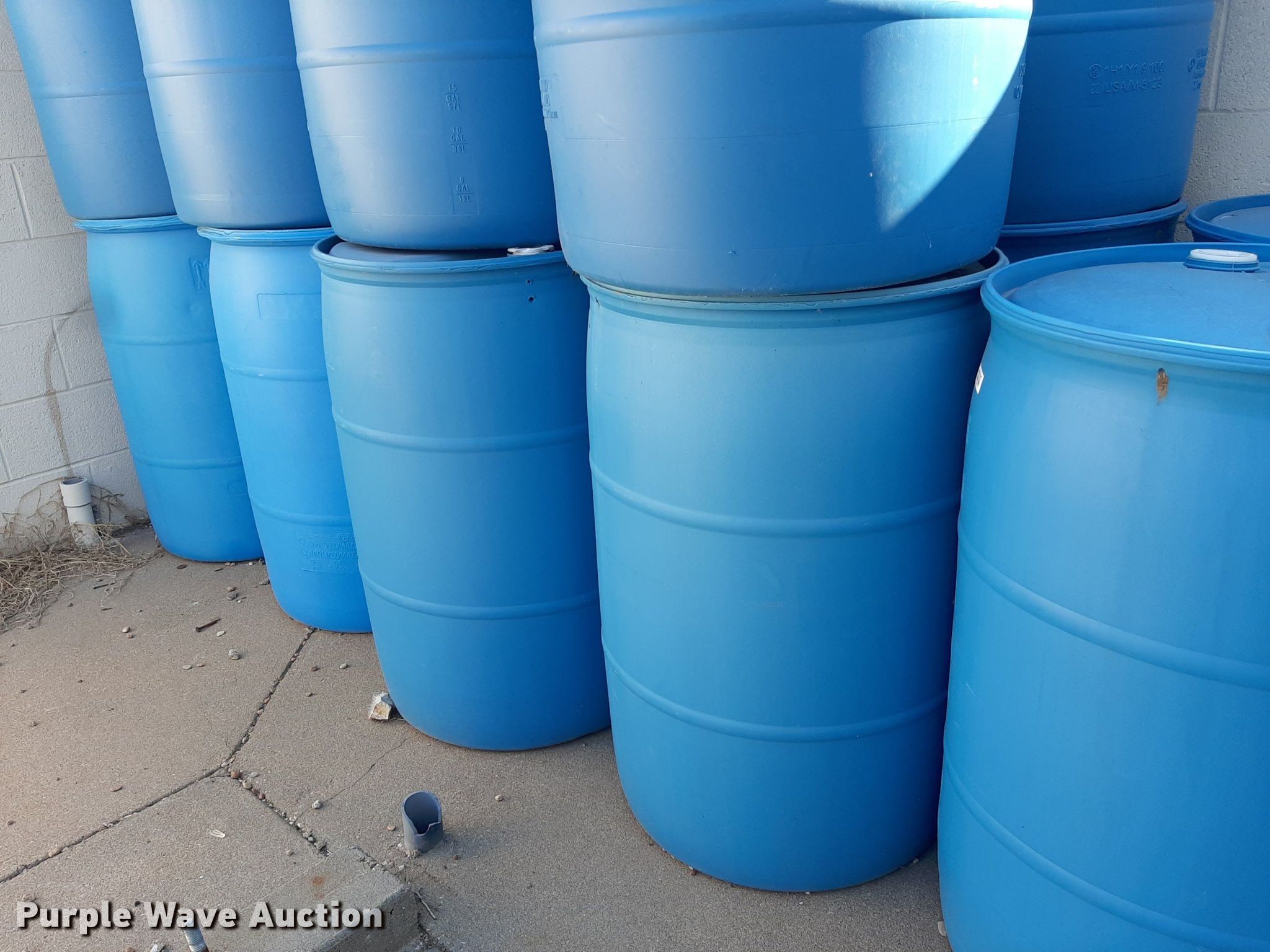 (22) poly barrels in South Hutchinson, KS | Item OF9482 sold | Purple Wave