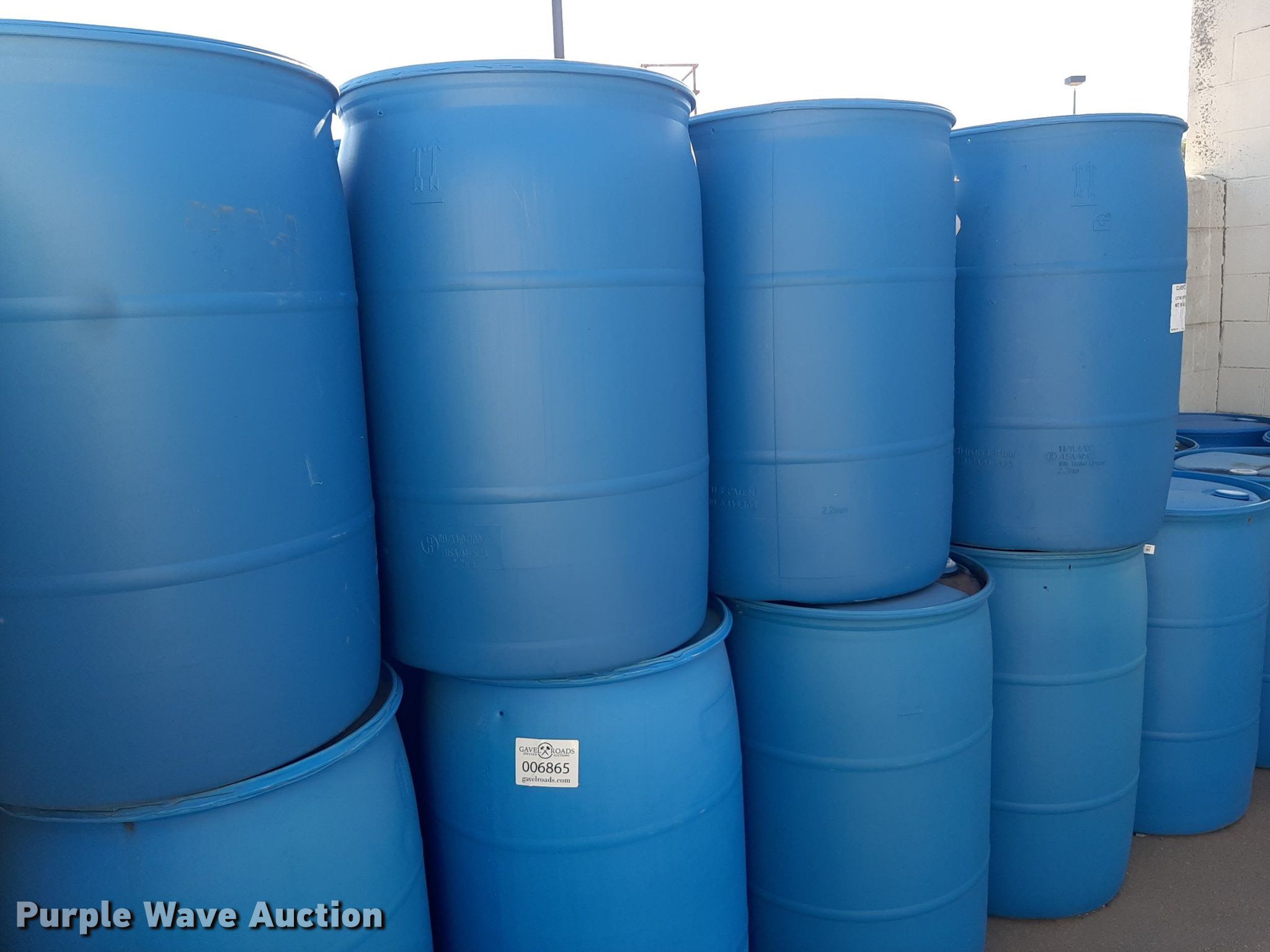 (22) poly barrels in South Hutchinson, KS | Item OF9482 sold | Purple Wave