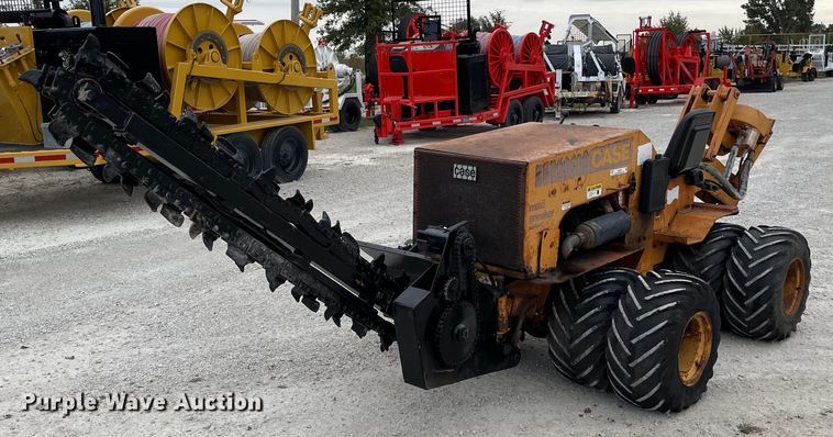 Case Maxi Sneaker Series C trencher in Clinton, IL | Item LV9949 sold ...