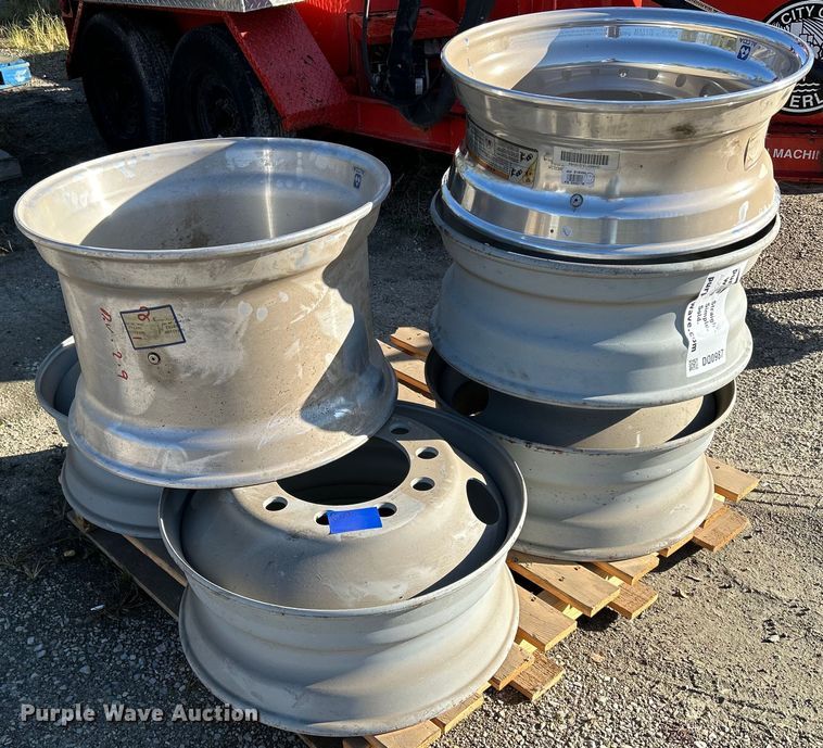 (6) wheels in Waterloo, IA | Item DQ0987 sold | Purple Wave