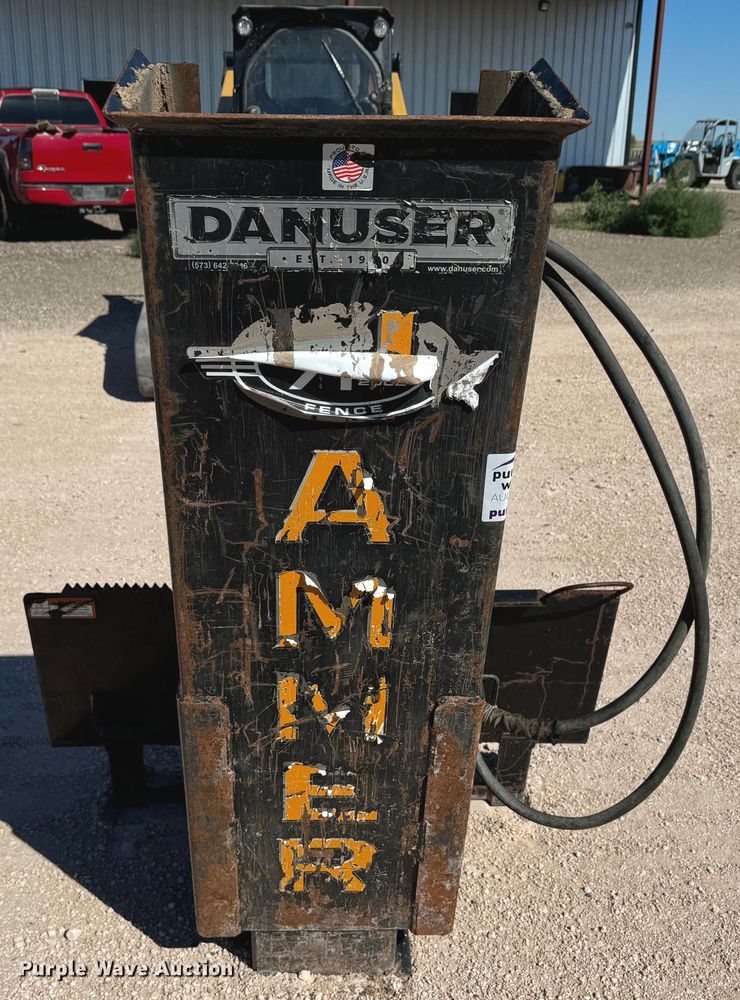 Danuser SM40 Hammer skid steer post driver in Canyon, TX | Item DK2558 ...