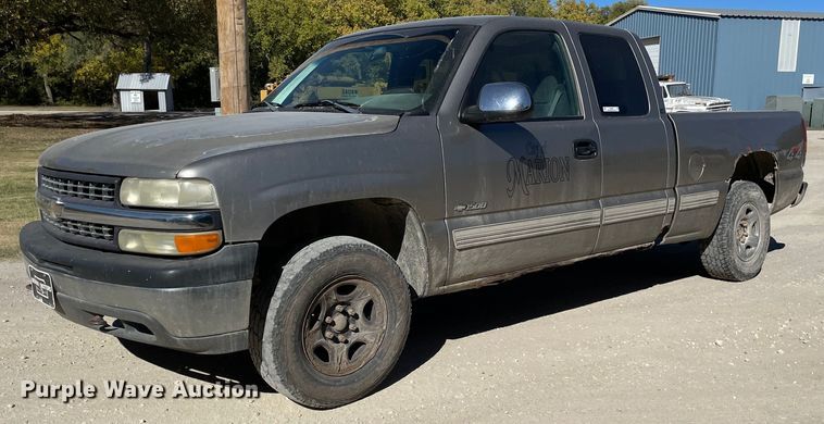 2001 Chevrolet Silverado 1500 Ext. Cab pickup truck in Marion, KS ...
