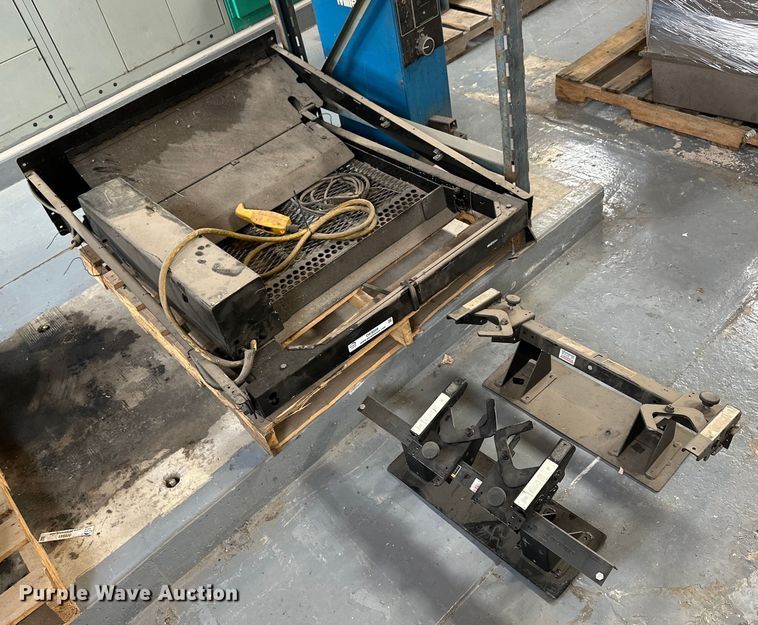 The Braun Corporation wheelchair lift in Norton, KS | Item OK9088 sold ...